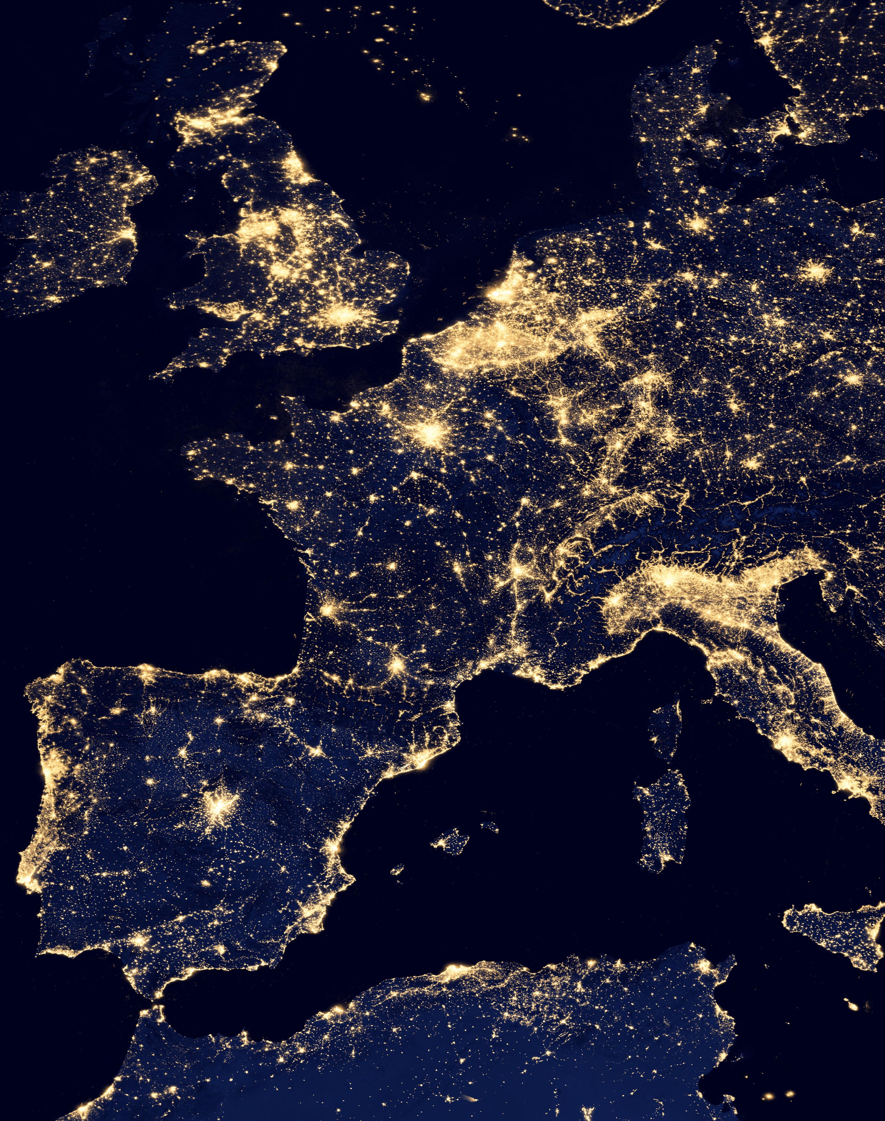 DarkSkyLab: Technologies and Data for the Study of Light Pollution